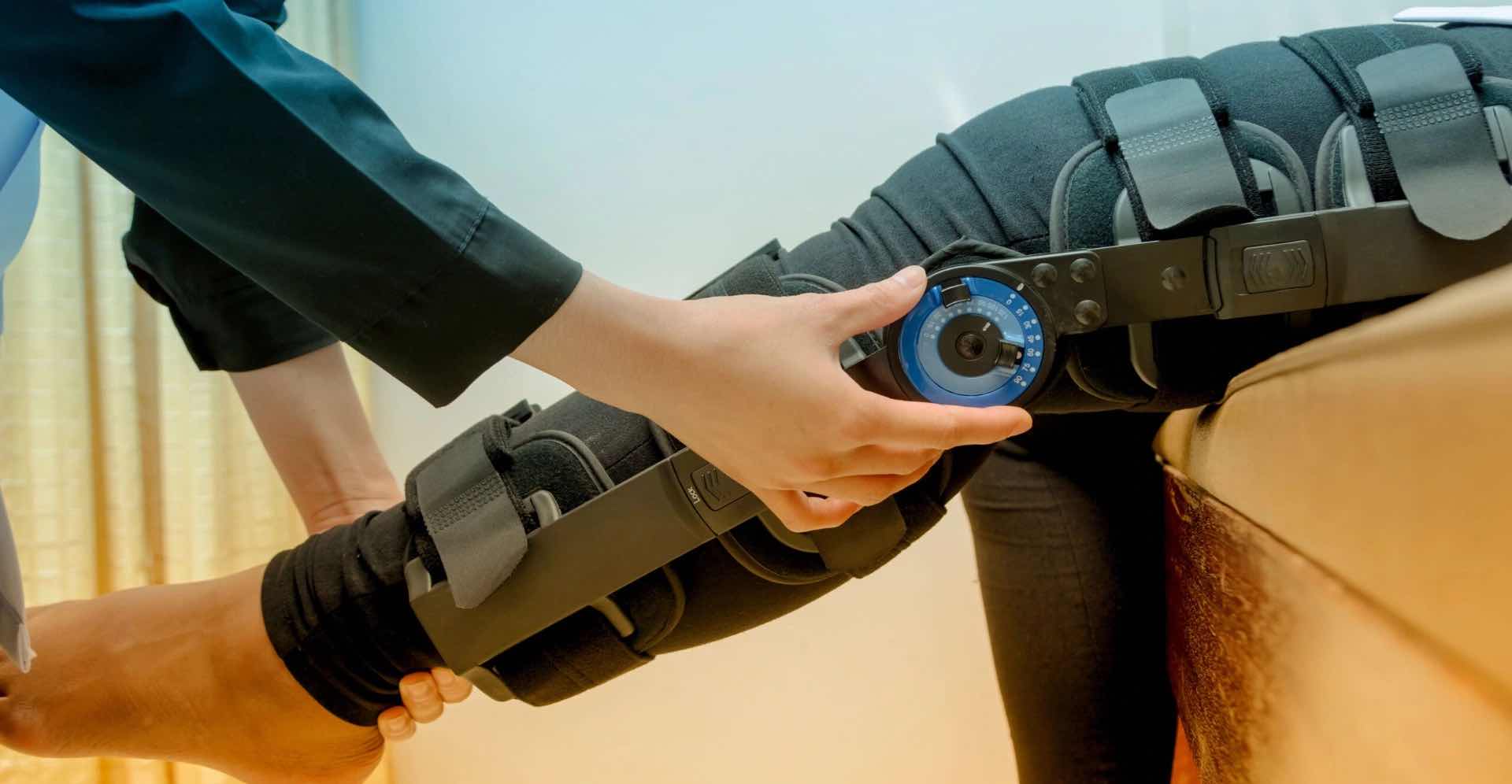 Knee Surgeon Reading | Mr Sam Nahas | Same-Week Consultations